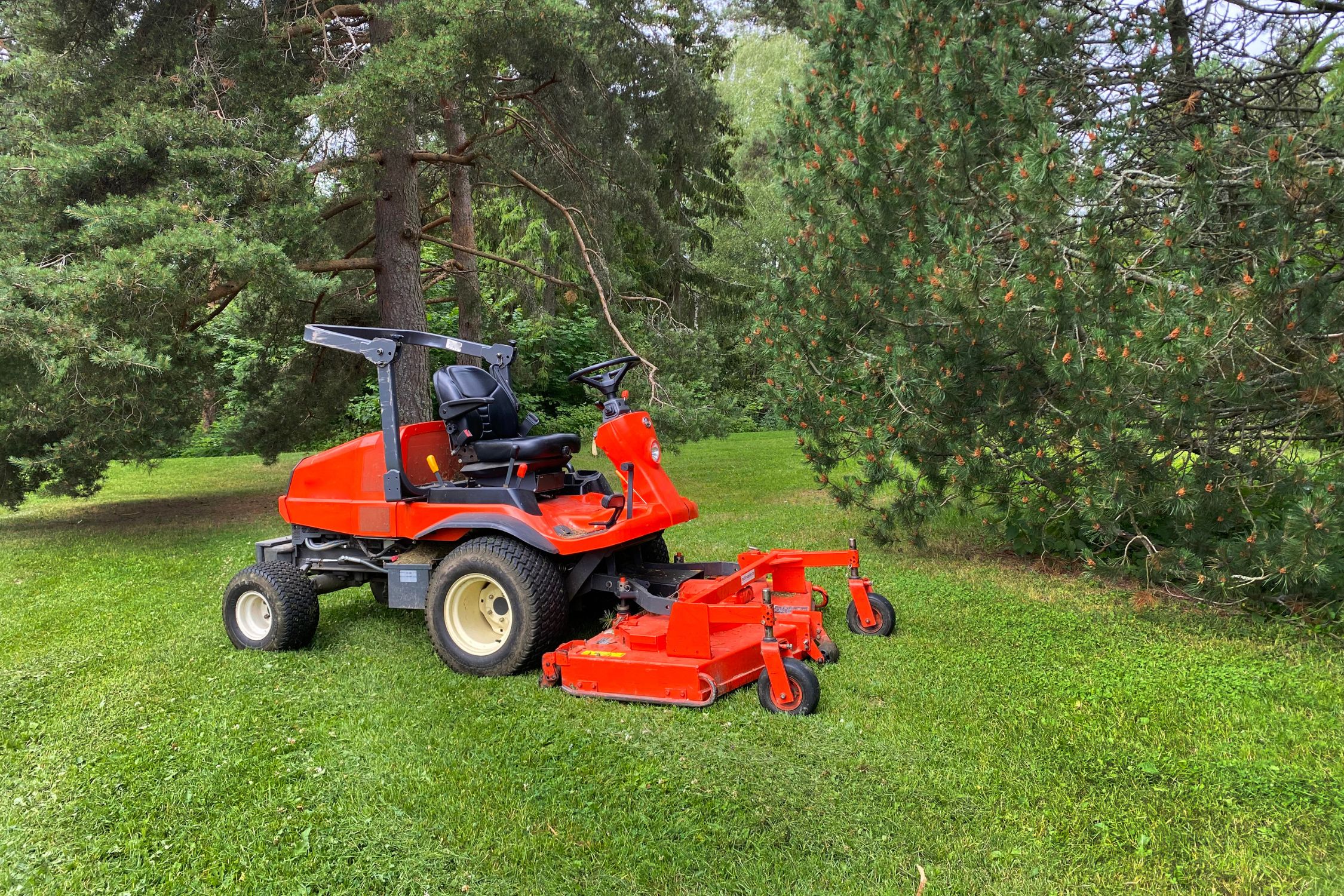 How To Efficiently Fix an Uneven Mower Cut
